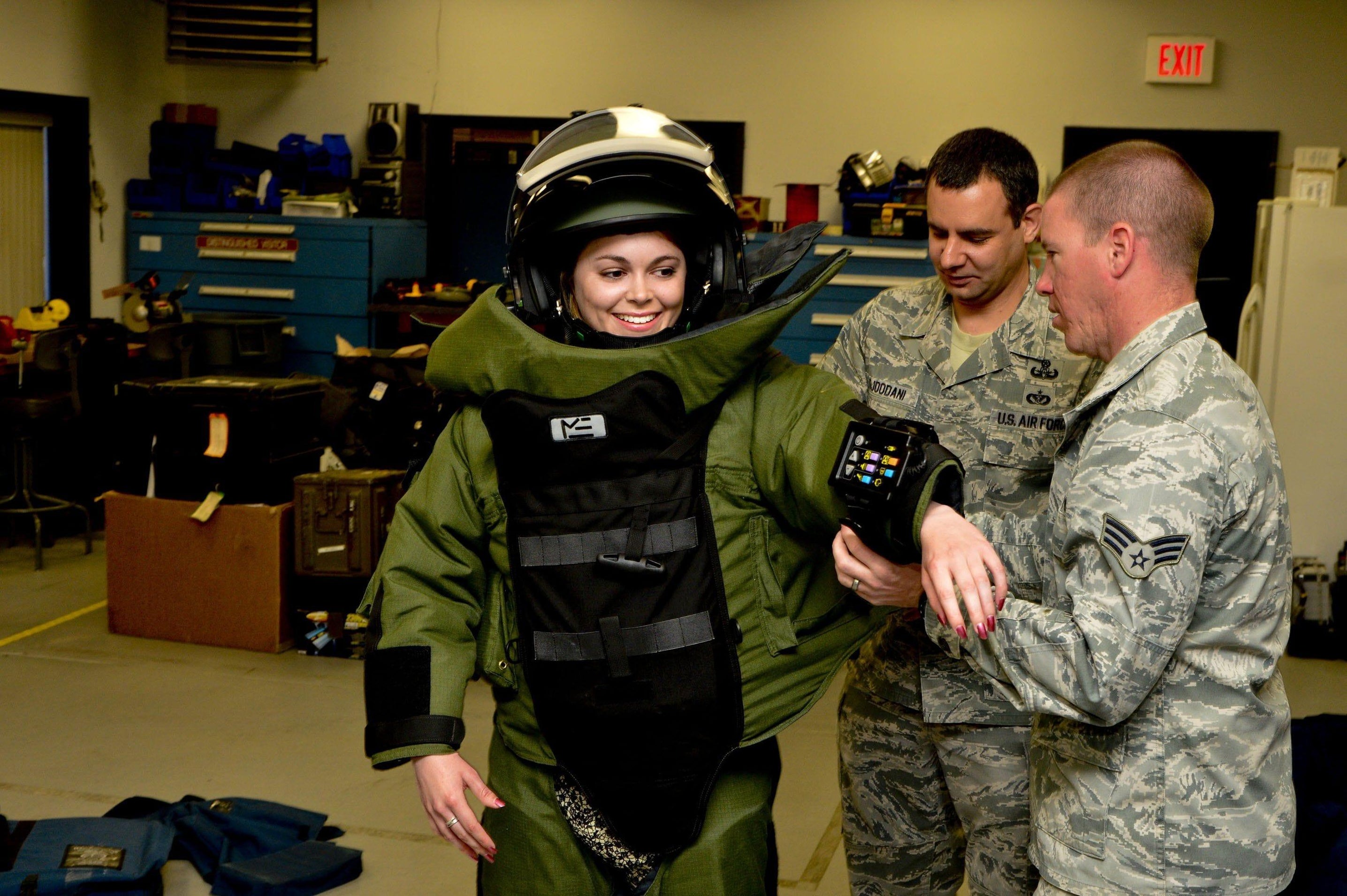 EOD Advanced Bomb Suits Online - Buy Bomb Disposal Suits | Atomic Defense